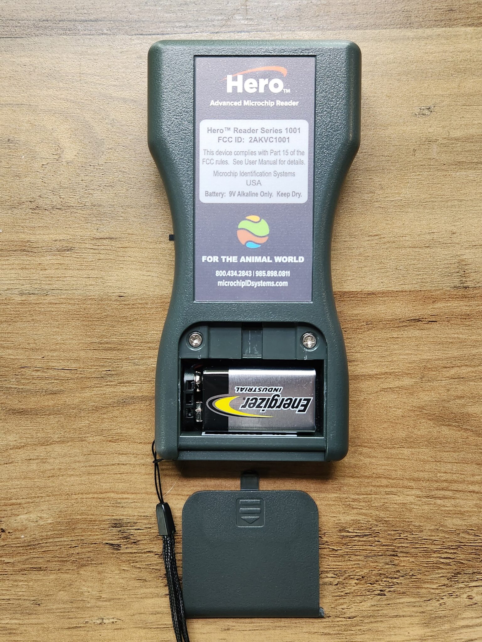 How to scan for a pet microchip - First Street Pets
